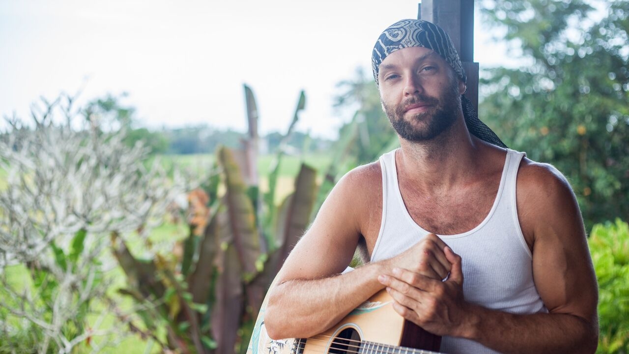 Samuel J apresenta o single 'Closer' | NSC Total