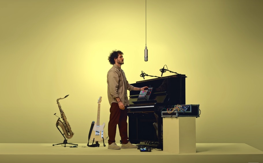 Veja o multi-instrumentista FKJ em ação | NSC Total